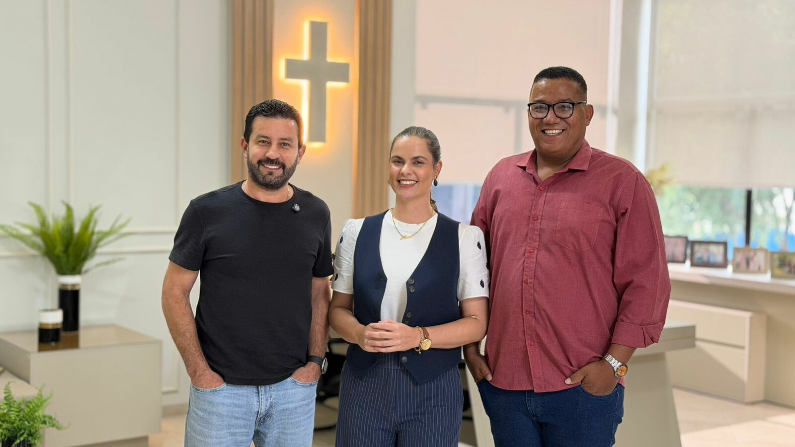 Aline Félix deixa o cargo após cinco anos, e Reginaldo Luiz de Oliveira ...
